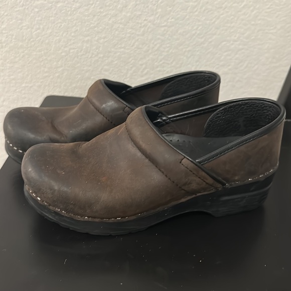 Dansko | Shoes | Dark Brown Danskos | Poshmark